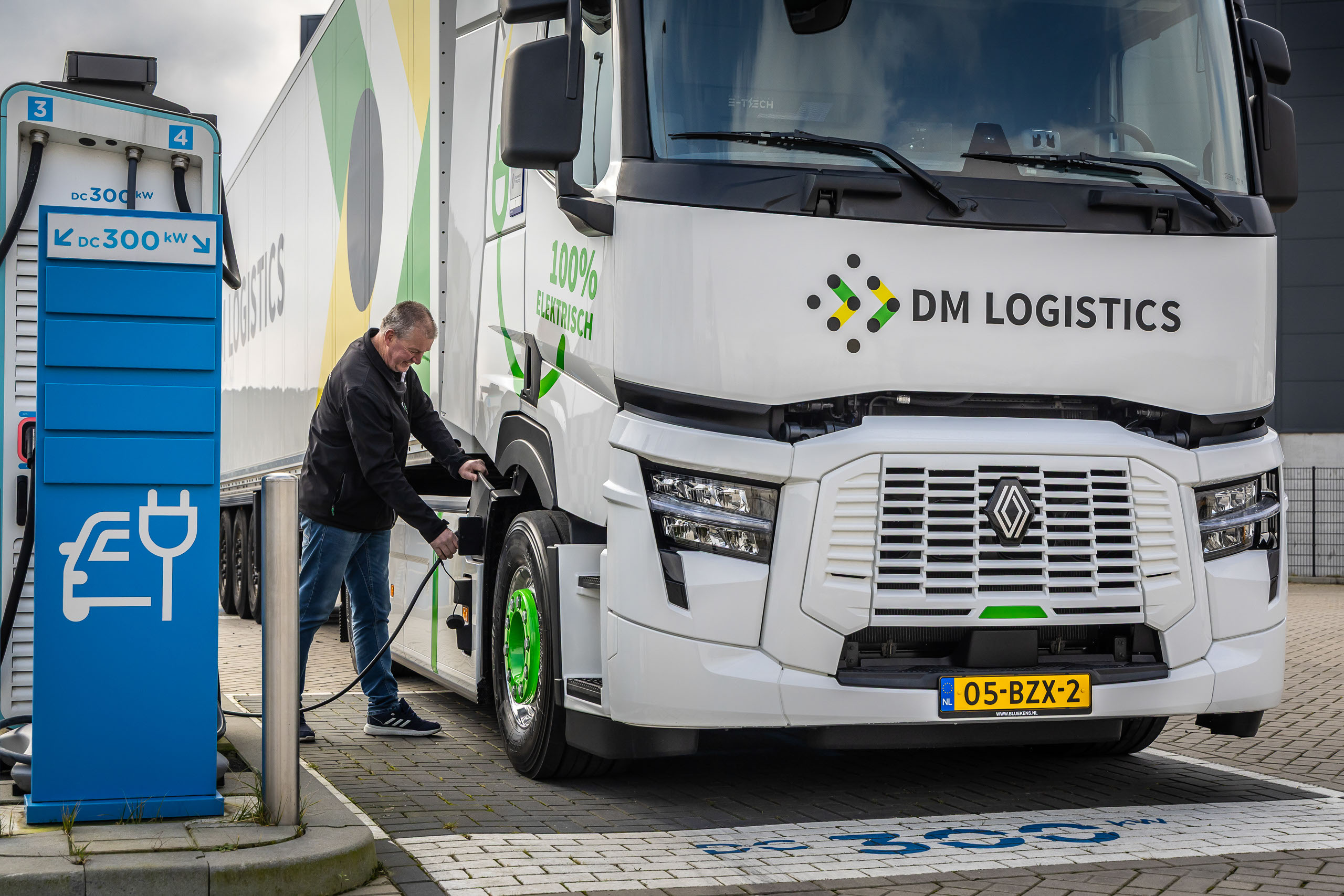 DM Logistics maakt stap naar de toekomst met tweede Renault Trucks E-Tech T | Renault Trucks ...